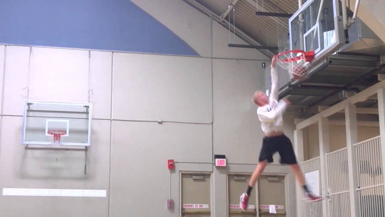 A few basic 1- handed dunks - YouTube
