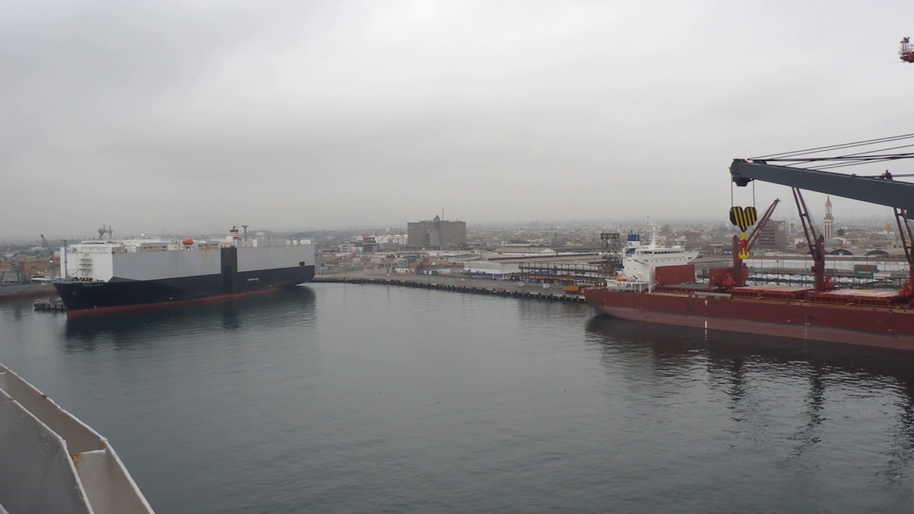 Discharging operations at Callao Container Terminal Peru - YouTube