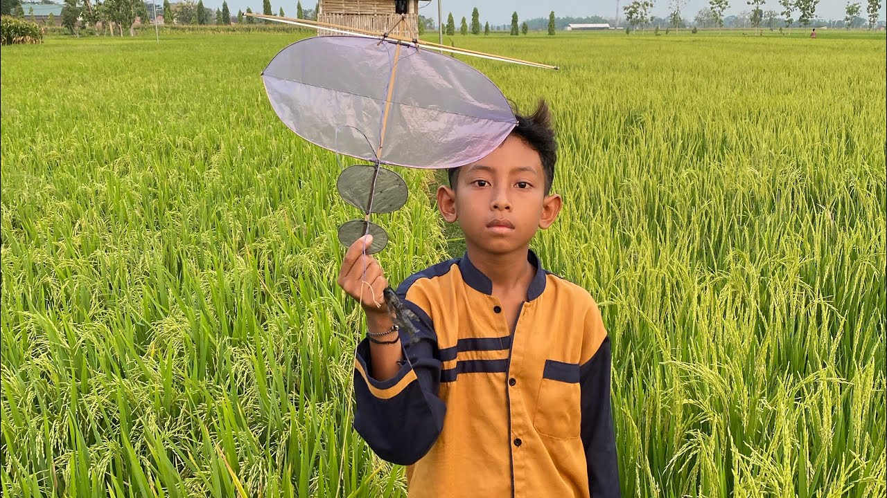 TES TERBANG LAYANGAN ENDOK GLUNDUNG MINI 1 JENGKAL MARAI BUDREK - YouTube