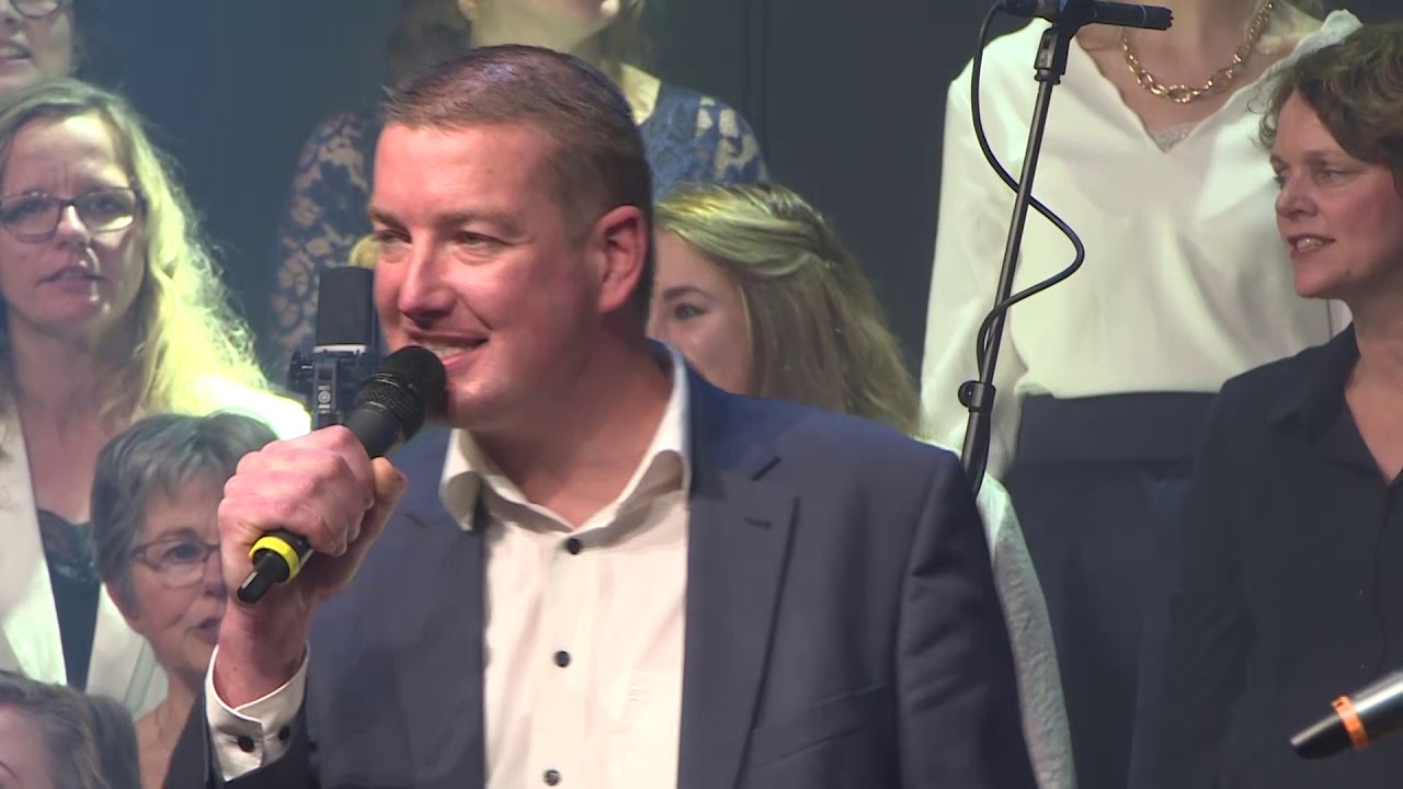 Gospelkoor Reflection Stad van goud - YouTube