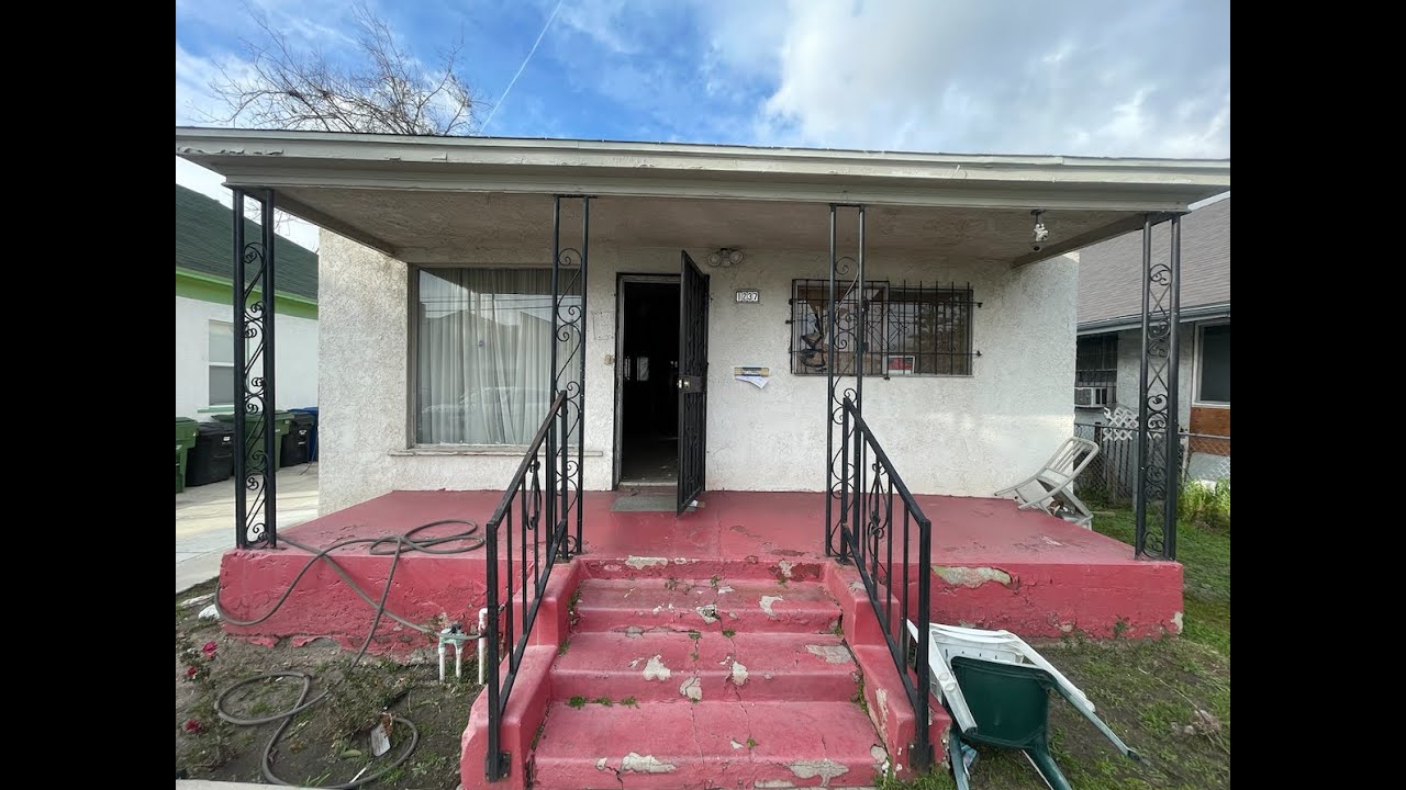 LA/USC prop walk - YouTube