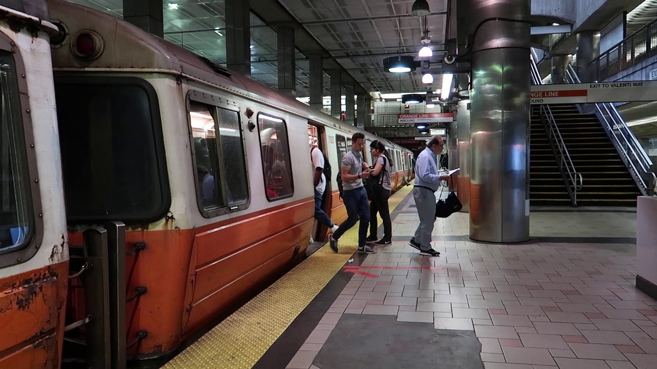 MBTA Orange Line: 6 Car Set of Hawker Siddeley 01200 Series Bound for ...