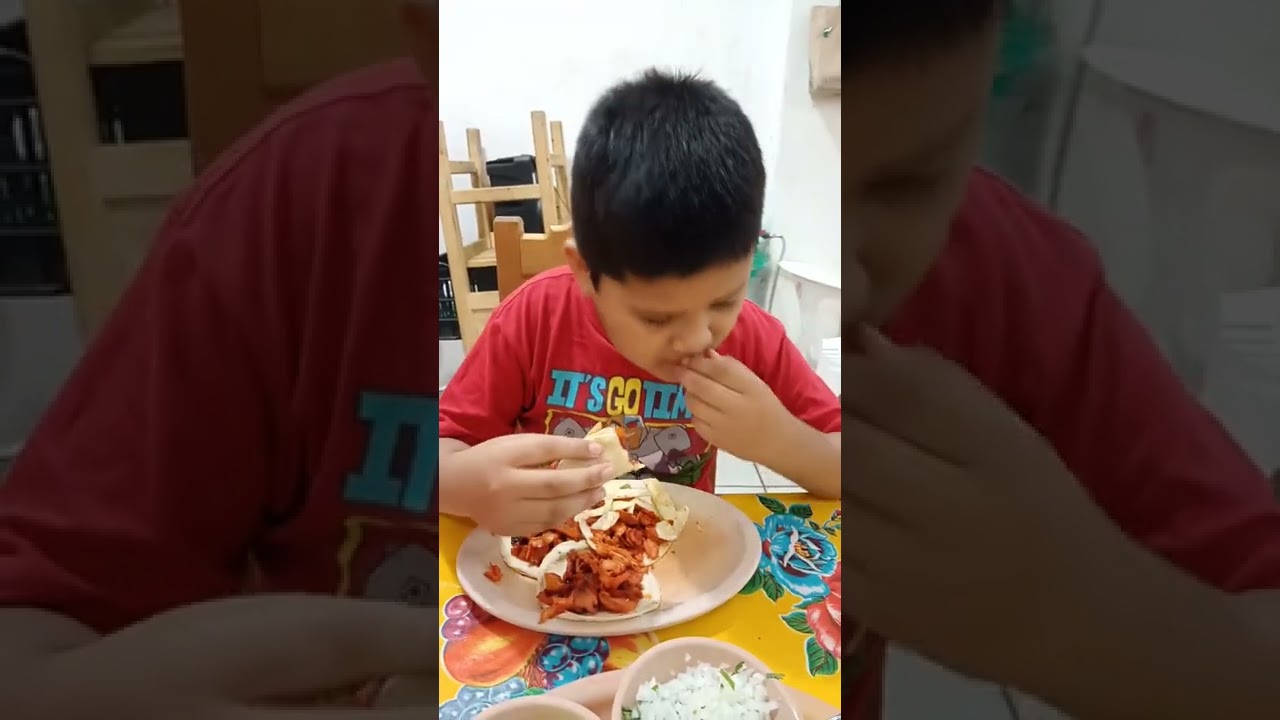 unos taquitos - YouTube