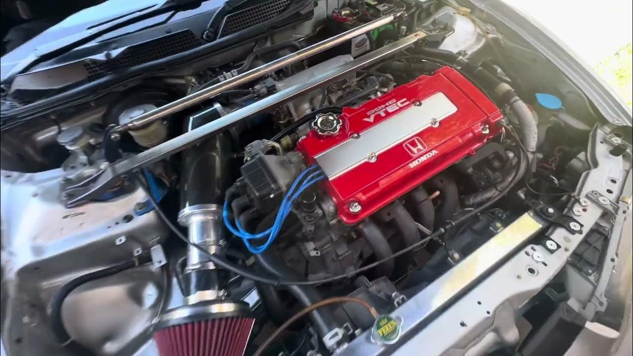 Integra Type R DB8 idle and rev - YouTube