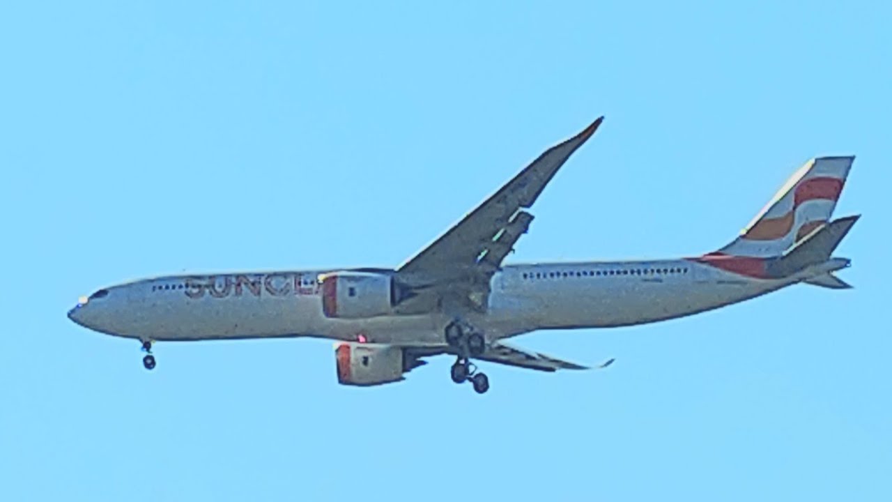 Bergen planespot: Sunclass a330-900 NEO landing and taking off - YouTube