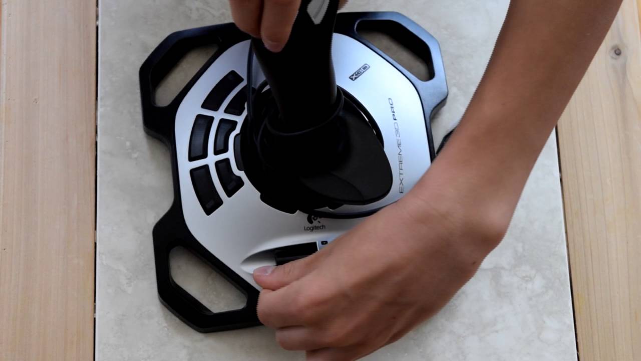 Review of the Logitech Extreme 3D Pro Joystick - YouTube