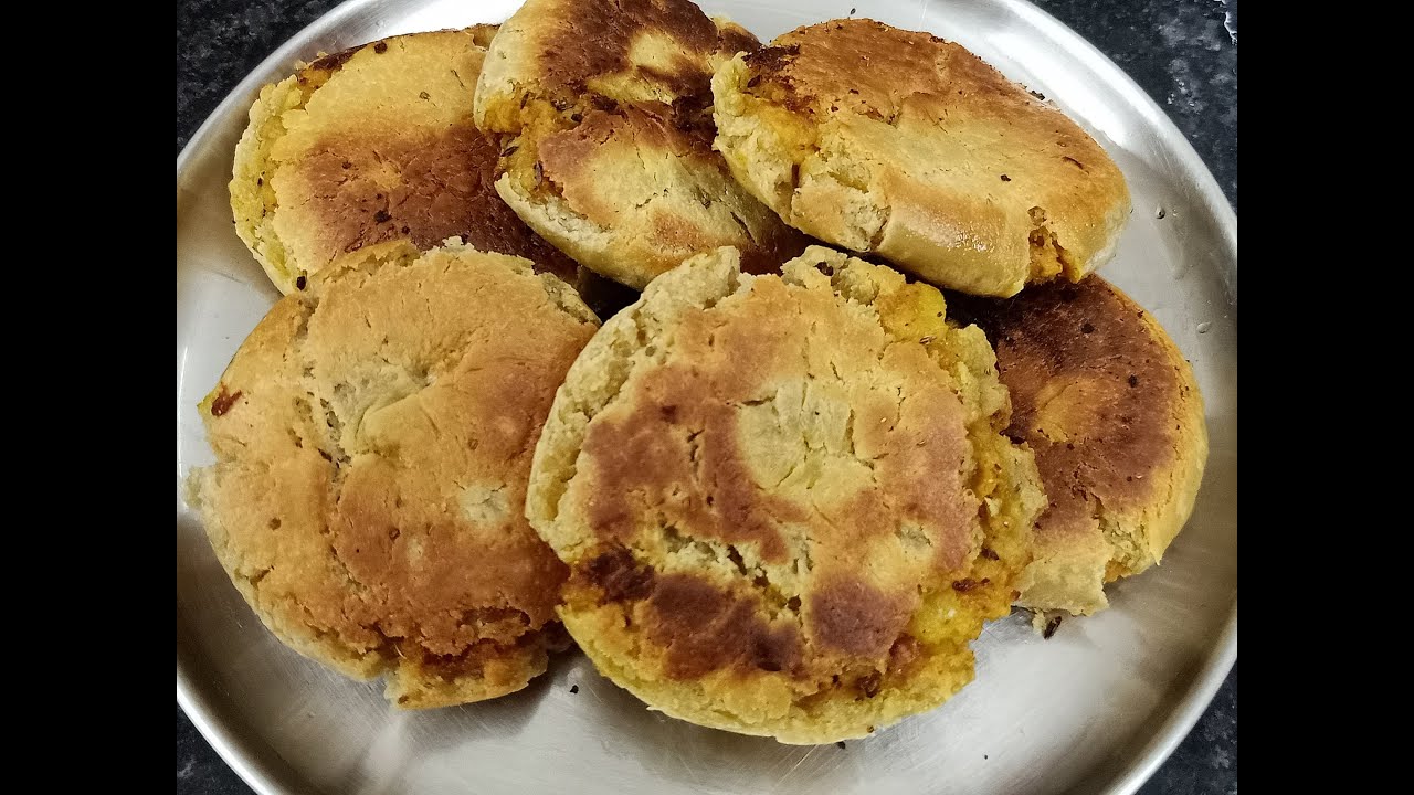एसे बाफले,जो बाफले के साथ कचौरी समोसे का स्वाद दें । Stuffed Bafla Bati ...