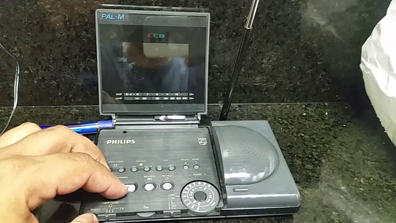 Mini tv LCD colorida Philips 3LC2050 - YouTube