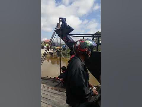 Menikmati Suasana penyebrangan LCT Singkuang Limunjan #sambaliung #berau - YouTube