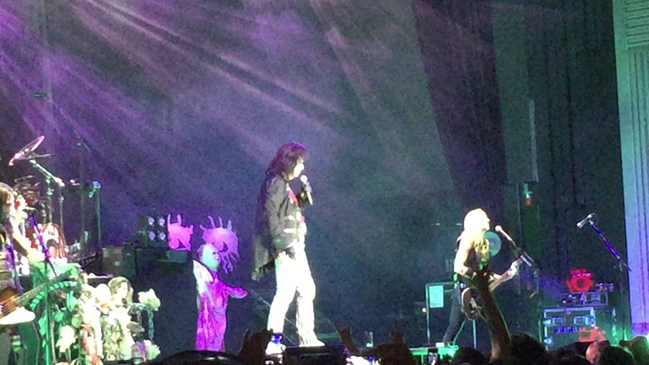 Alice Cooper Stage AE "Poison" Pittsburgh, PA May 20, 2016 - YouTube