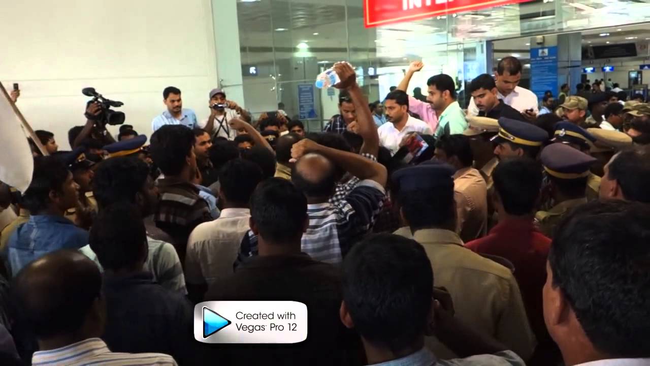 calict airport DYFI march against air india.mp4 - YouTube