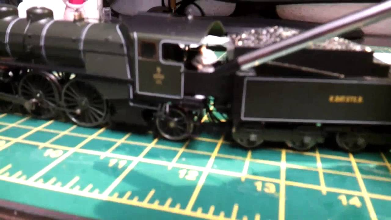 roco 63362 dcc install part2 - YouTube