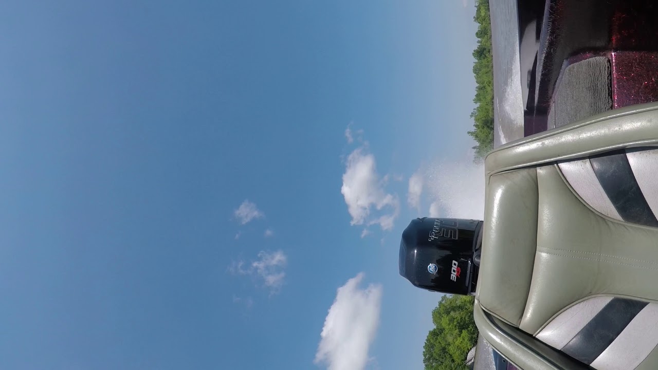 20xdc Bullet 300xs holeshot - YouTube