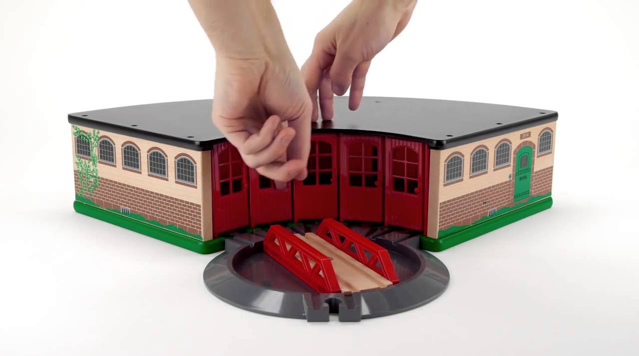 Brio Grand roundhouse 33736 - YouTube