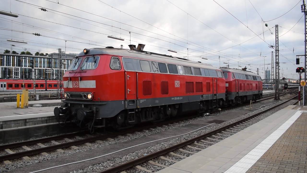 Eurocity train at Munich Central Station (Eurocity 190 / DB Class 218 ...