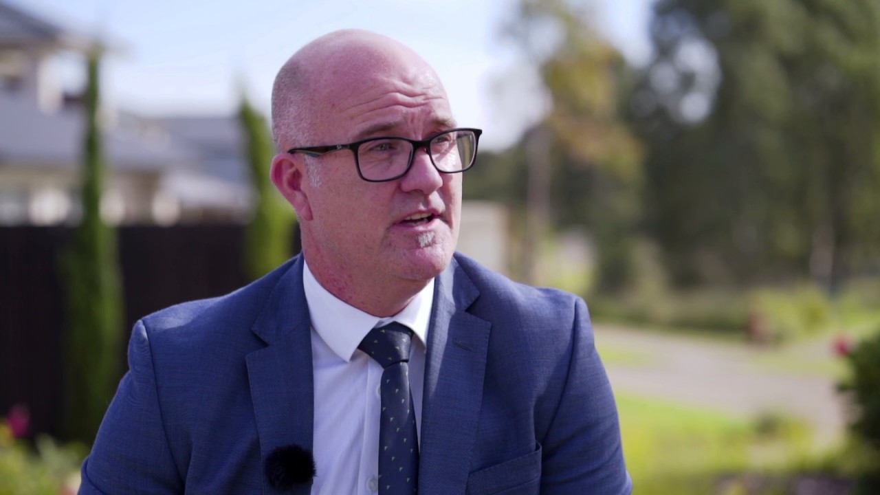 Dean O'Brien Interviews Tanja Neven-Jones - YouTube
