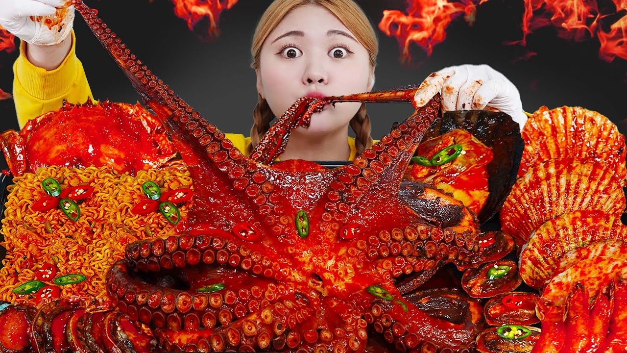 Mukbang 하이유의 대왕 문어 해물찜 라면 먹방🔥 Spicy Giant Octopus Seafood Boil Noodles