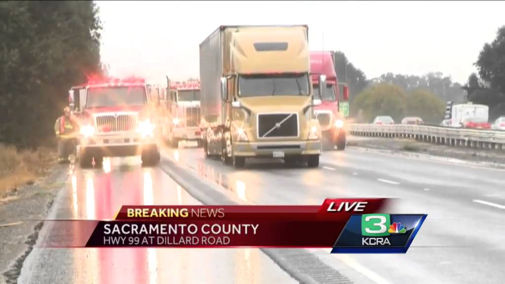Jackknifed big rig causes slowdown on Highway 99 - YouTube