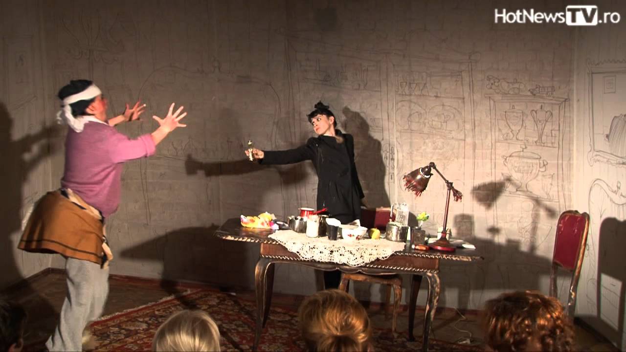 Trei femei inalte la Unteatru - YouTube