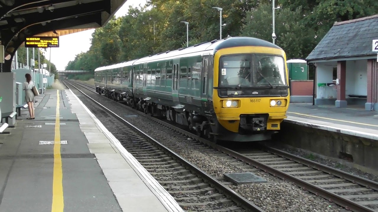 Crowthorne Station 14/9/20 - YouTube