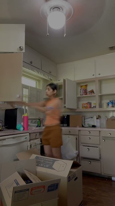 Organizing the kitchen part 1 - YouTube