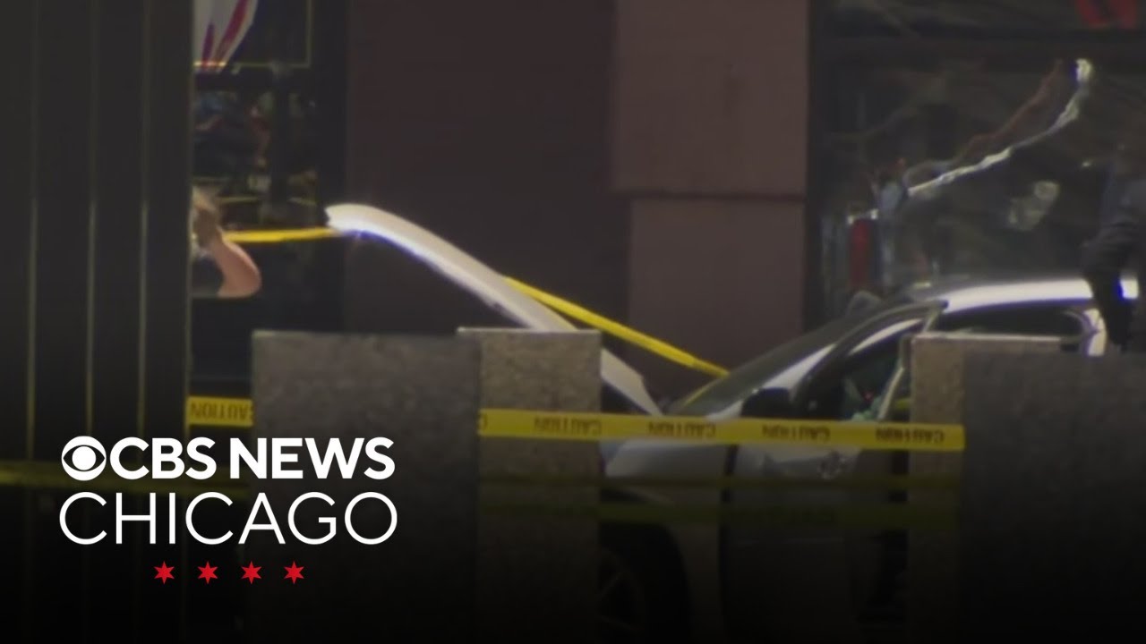 Standoff, lockdown continue at Dirksen Federal Building - YouTube