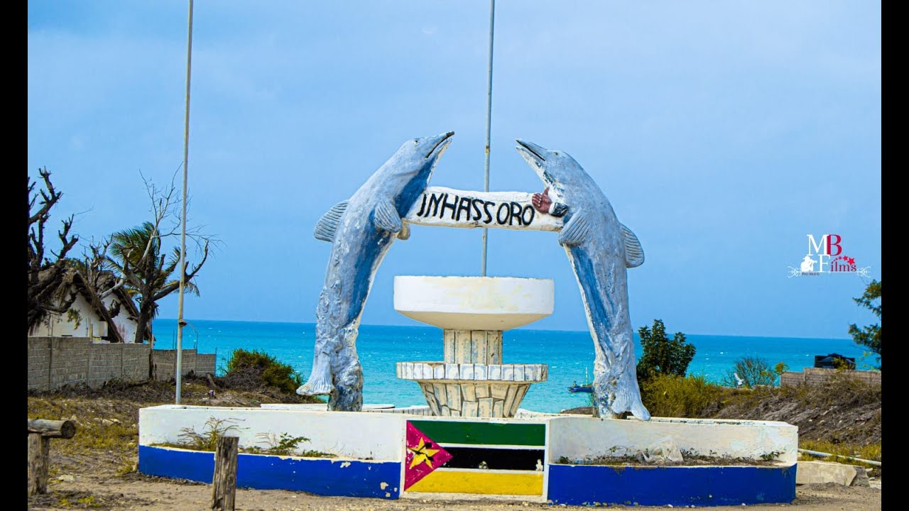 Vista aérea da vila de inhassoro (video official) - YouTube