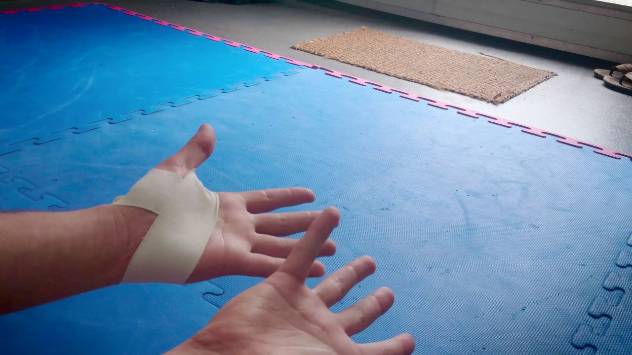 Thumb taping for BJJ Wrestling Judo - YouTube