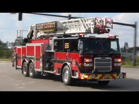 Clay County Fire Rescue | Rescue & Ladder 26 | Responding - YouTube