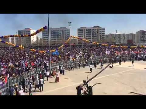 Diyarbakır’da Newroz ateşi yakıldı