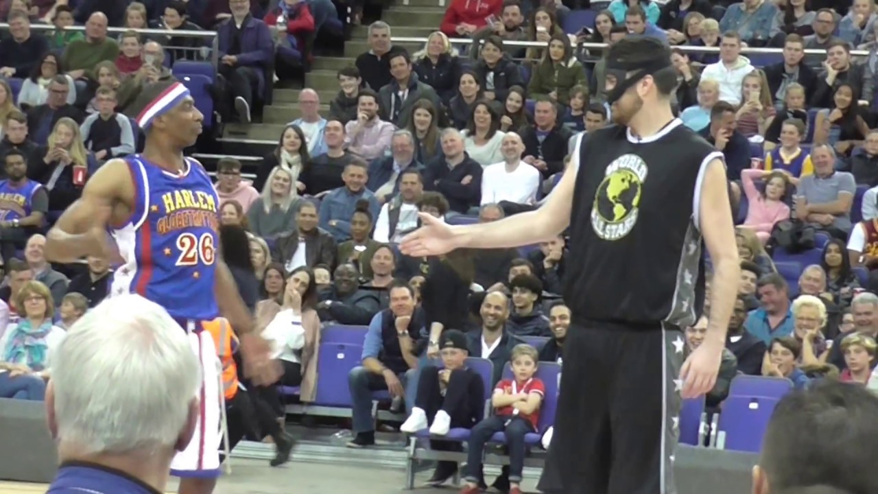 Harlem Globetrotters Vs World All Stars 2017 Cager Makes A Bet - YouTube