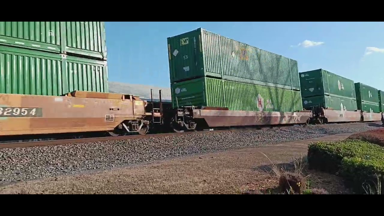 NS 242 with NS 4708 AC44C6M and 7691 ES44DC - YouTube