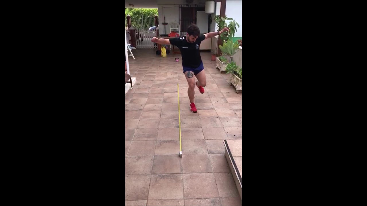 triple hop test - YouTube