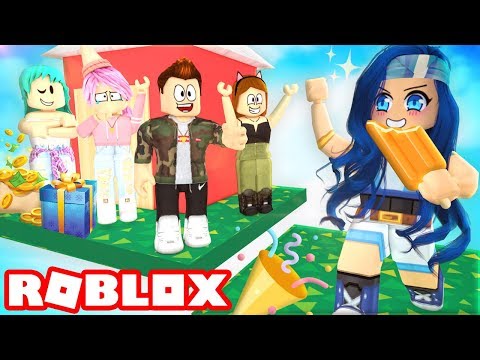 THE CRAZY ROBLOX HOUSE! Each day is a new surprise!