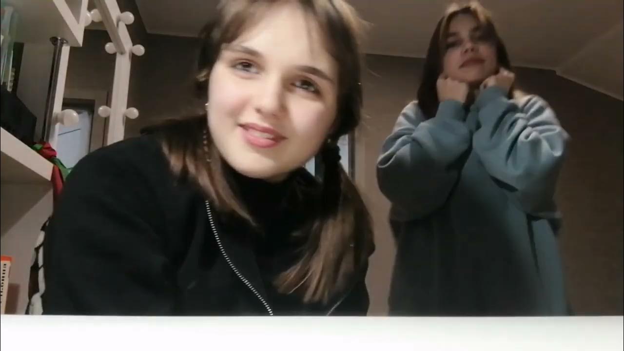 ОБЩАЮСЬ С ДЕВОЧКОЙ С ПОМОЩЬЮ ПОДРУГИ! НЕ СЛЫША НИЧЕГО - YouTube