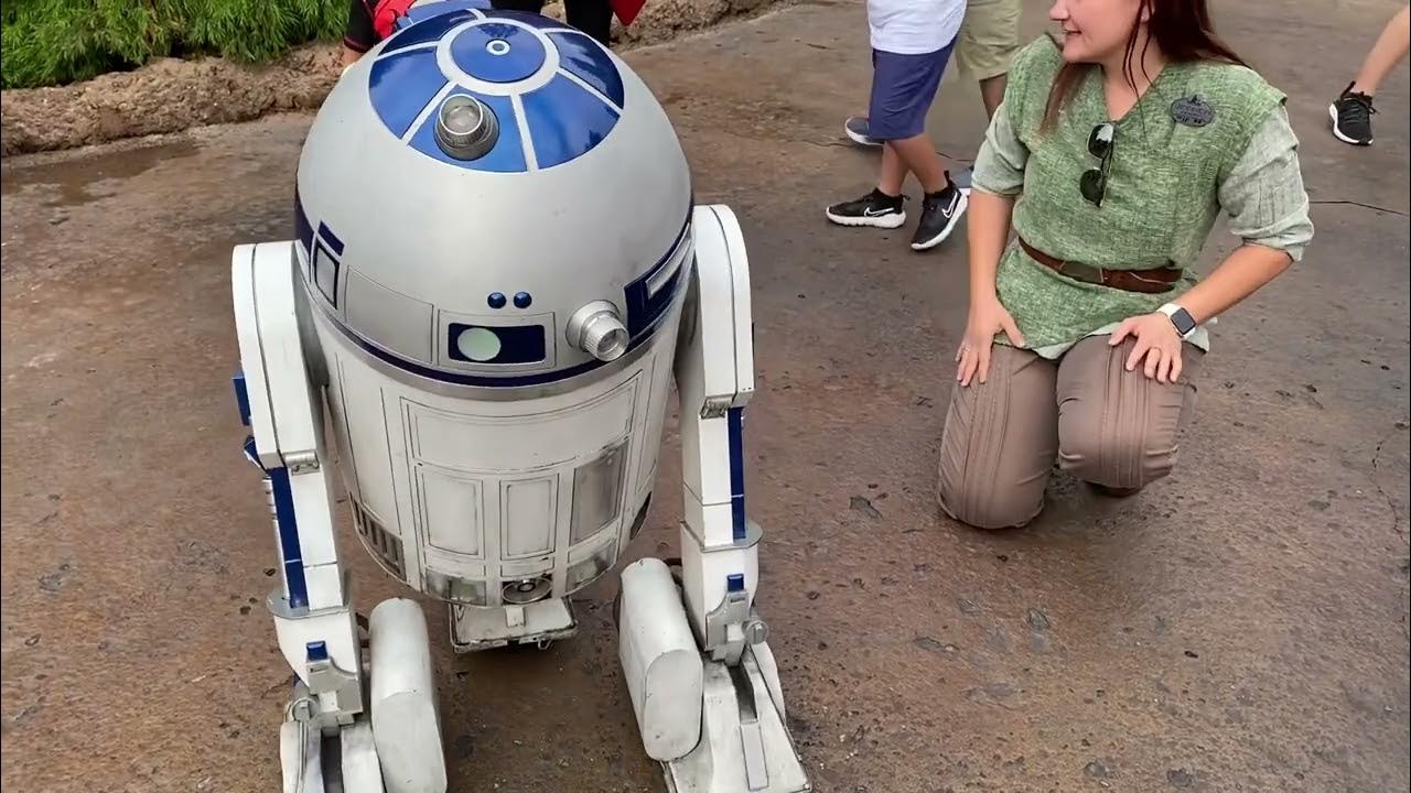 R2-D2! - YouTube