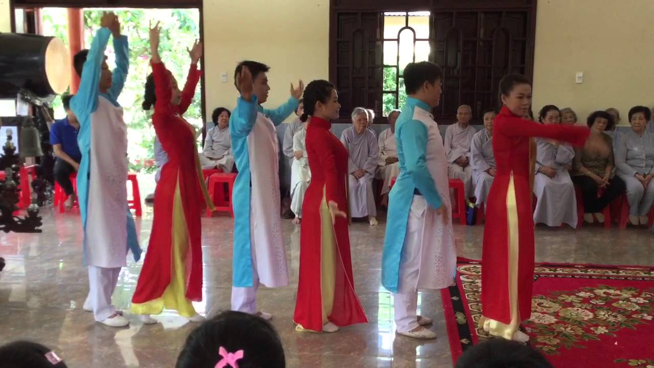Buddhist temple dance - YouTube