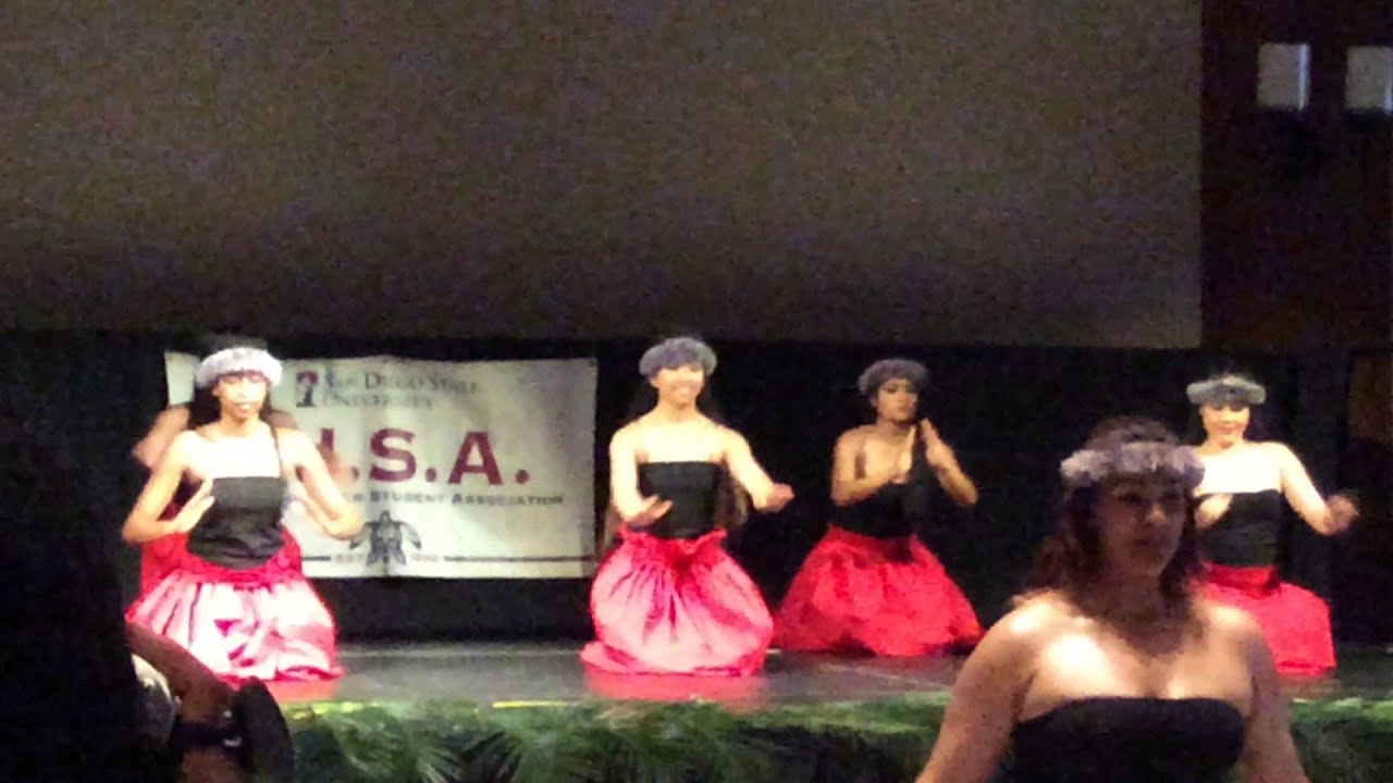 Girls Kahiko (He Mele Inoa o Kalakaua) - YouTube