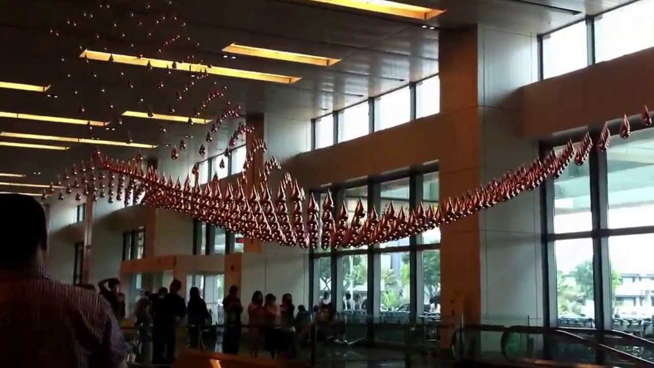 'Kinetic' Raindrops at Singapore Changi Airport - YouTube