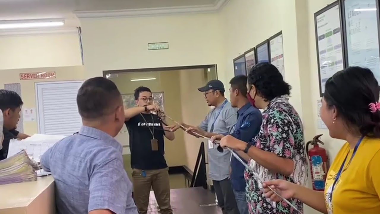 TEAM BUILDING : ESTAFET HANGER - YouTube