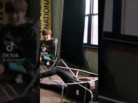 BTS JİMİN nin düşüşleri 😅😅