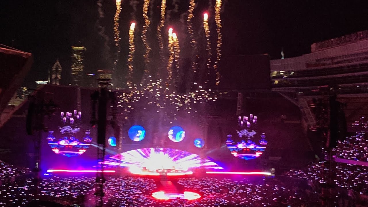 Coldplay concert Chicago 2022 - YouTube