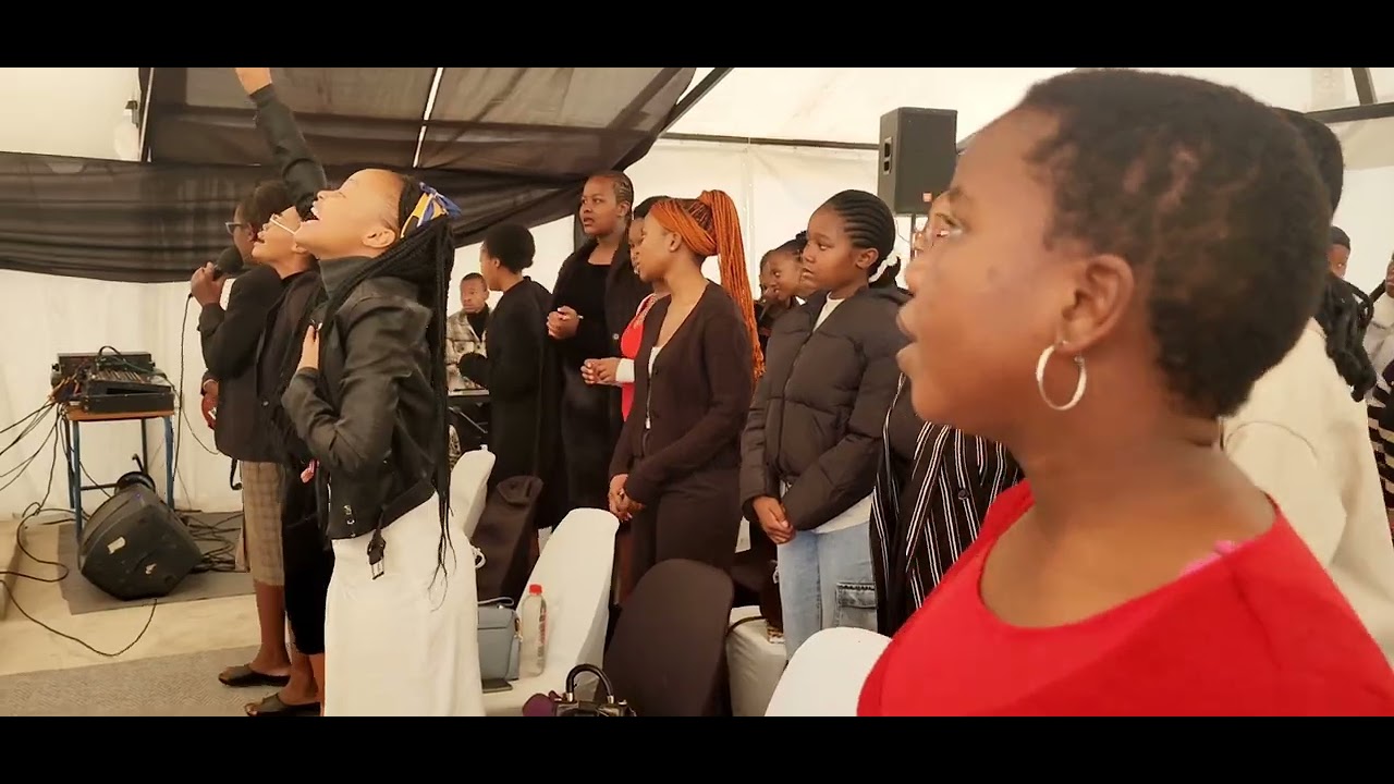 Thabo e leng go Morena... #bbc #sing #worshipmusic #worship #churchonline - YouTube