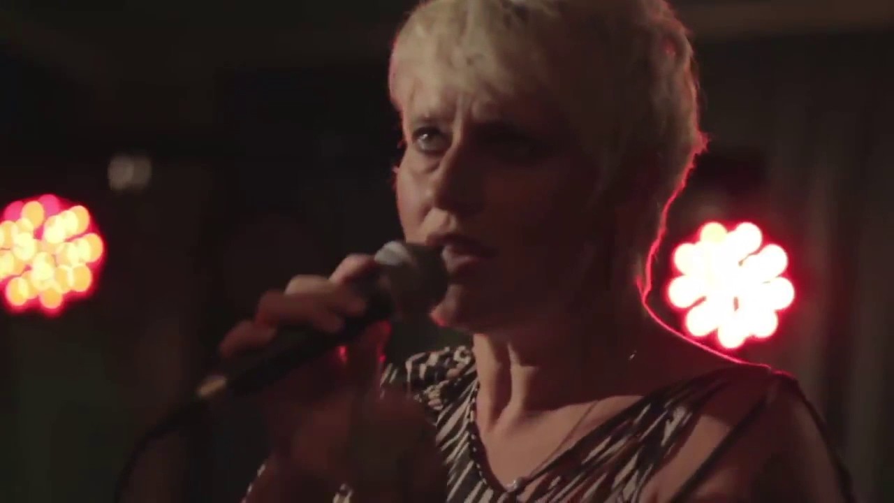 Gilly - Female Singer - Available from www.VoxEntertainment.co.uk - YouTube