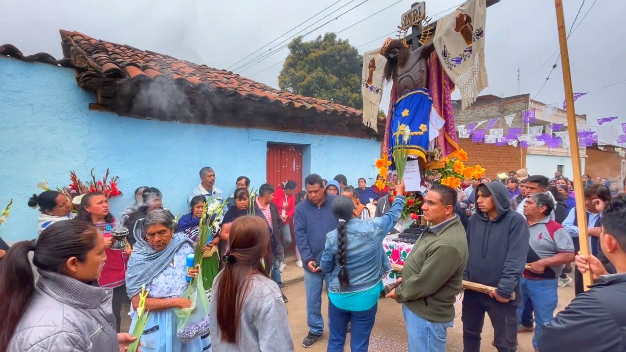Cristo De Carácuaro Visitando Las Calles Juárez E Independencia | 11 ...