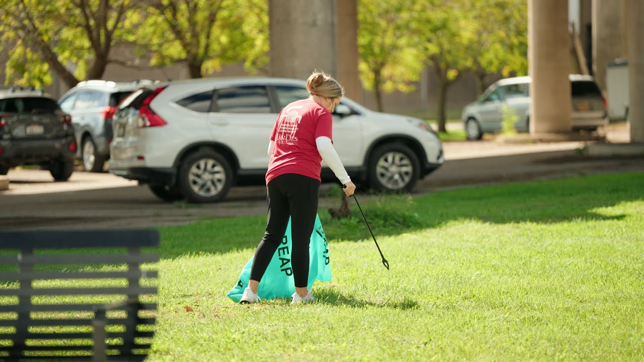 Cleaning Up Downtown! | Downtown PKB's CleanUp GreenUp - YouTube