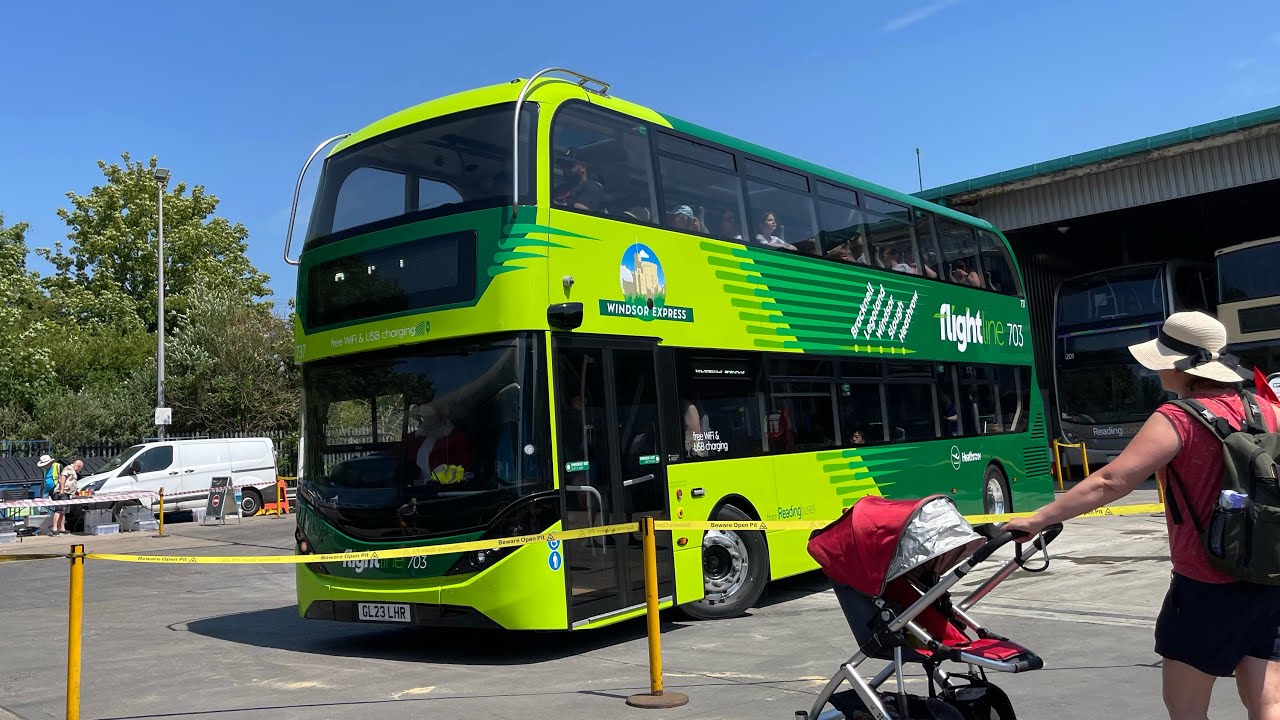 * Bus Open Day * Reading Buses Enviro400 City 737 (GL23LHR) * New Bus ...