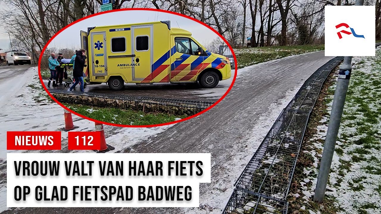 Fietsster gewond na flinke smak op glad fietspad - YouTube
