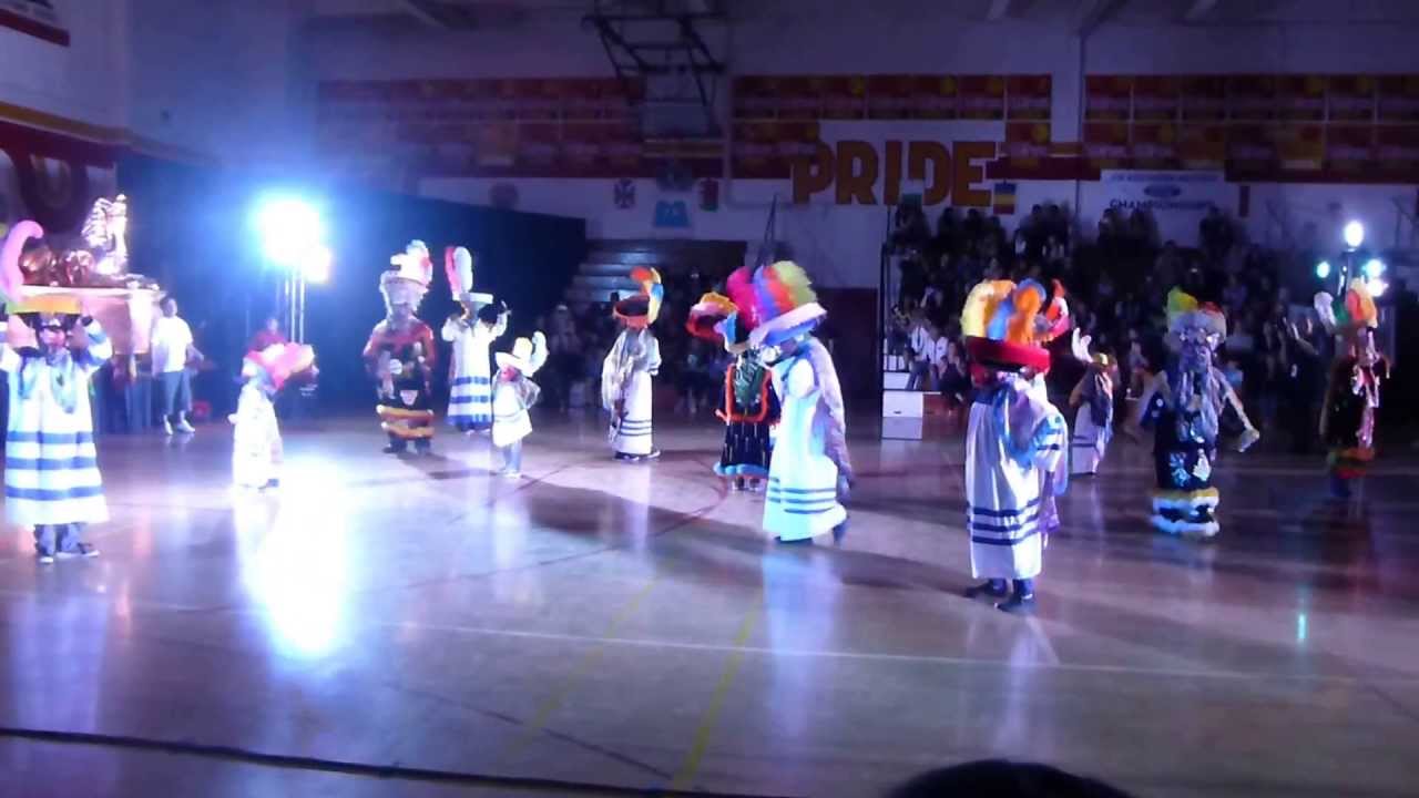M.E.CH.A Club performing AZTEC Dancing! - YouTube