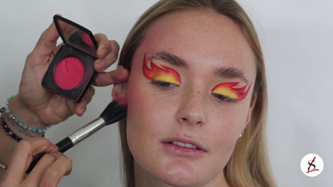 HALLOWEEN MAKEUP TUTORIAL - YouTube